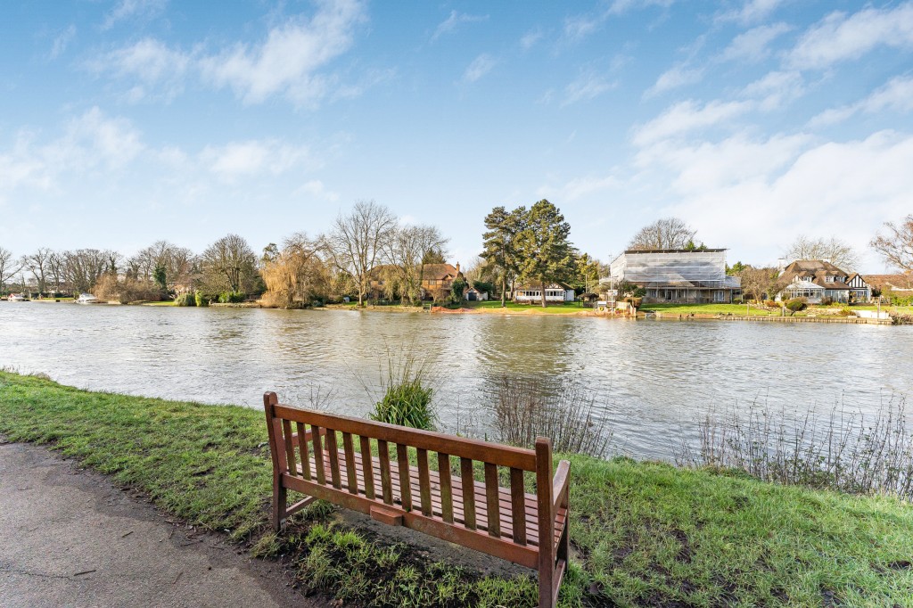 Riverside Road, Staines-upon-Thames, Surrey, 2 bedroom, Terraced House